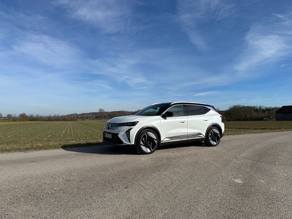 Testbericht: Renault Scenic E-Tech 220 – Mit Ecken und Kanten